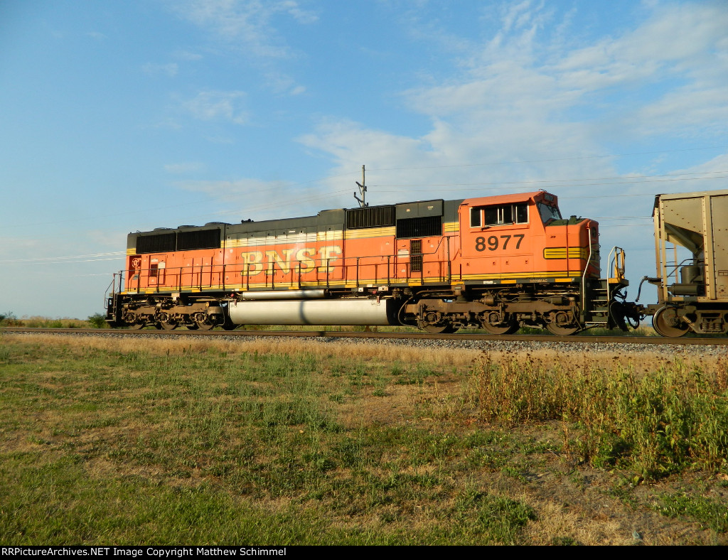 BNSF 8977 - DPU